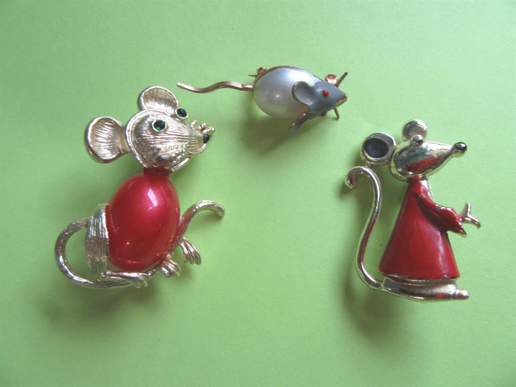 Anthropomorphic Mouse Scatter Pin Lot Korea Vintage Costume Jewelry ...