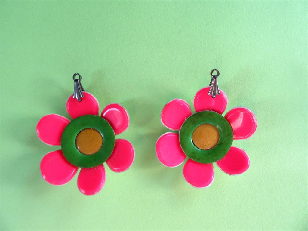 Mod 1960's Vinyl Flower Earring Bottoms Vintage Costume Jewelry Destash ...