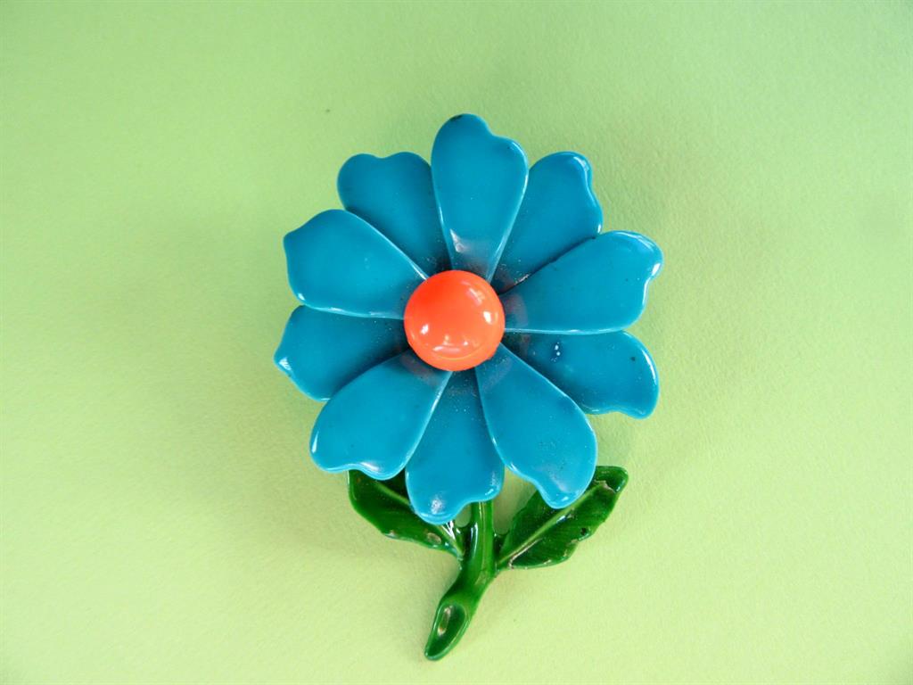Mod 1960's Flower Pin 60's Accessories Costume Jewelry